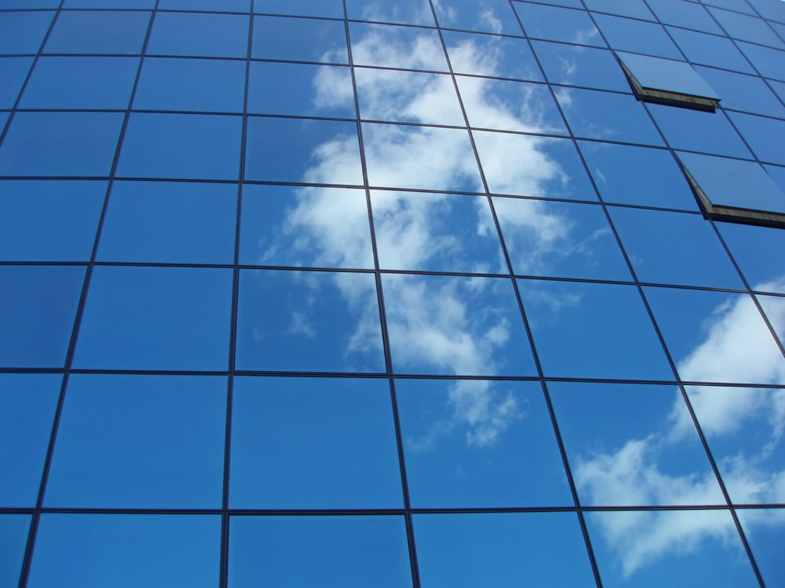 Curtain Wall Glazing – Veneer Techno Solutions